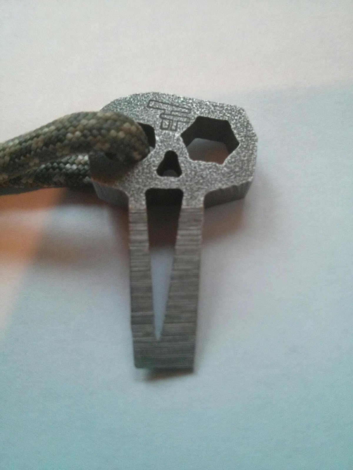 Tristan's Reviews: TT Pocket Tools Skull Gen1 Keychain Tool