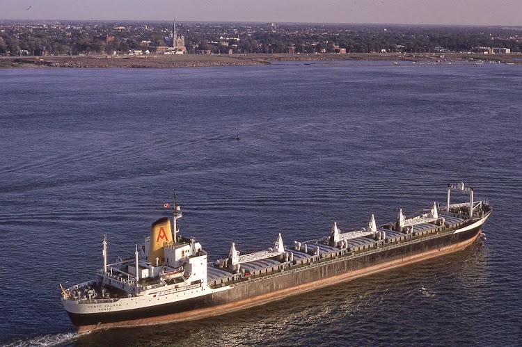 LA SERIE Z DE LA NAVIERA AZNAR S.A. – Vida Marítima