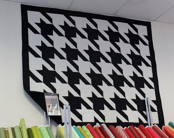 Fabric Mill: Houndstooth Quilt and Pattern