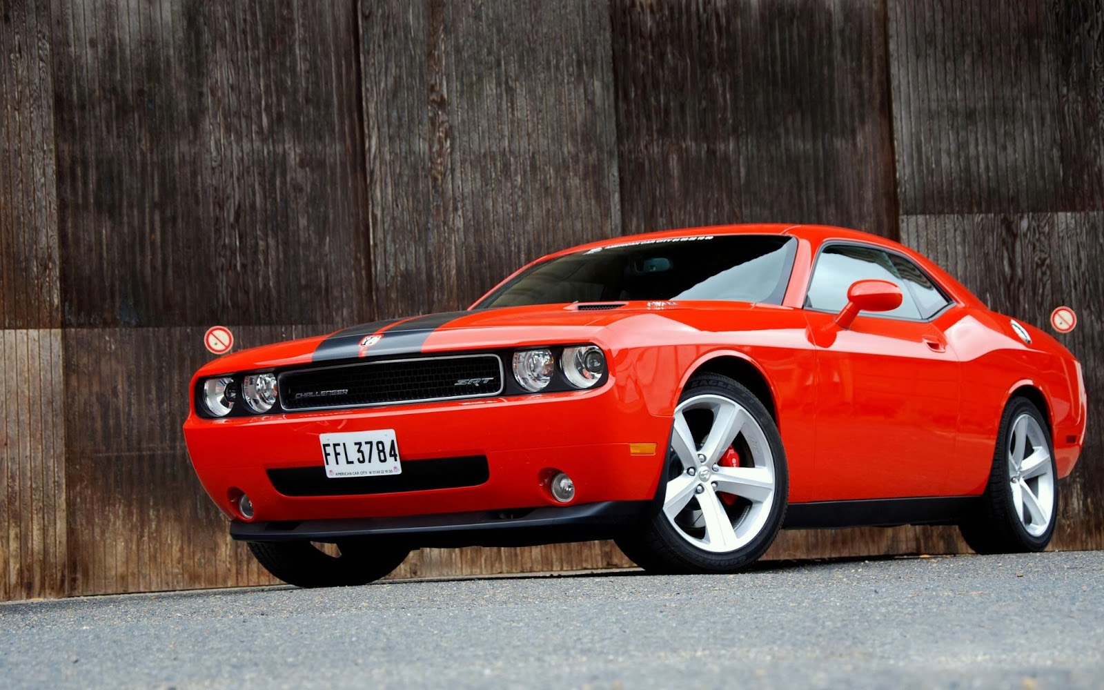 Carro rojo challenger - Imagui