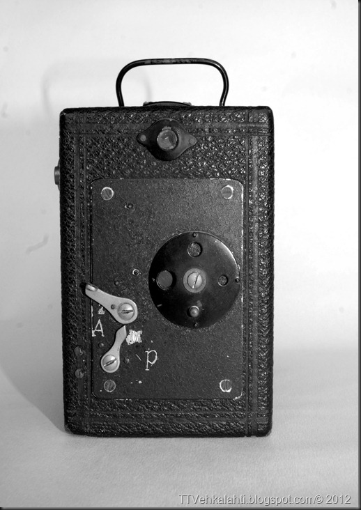 Teuvon kuvat -Teuvo images: Lokakuun kamera , Ihagee laatikkokamera ...