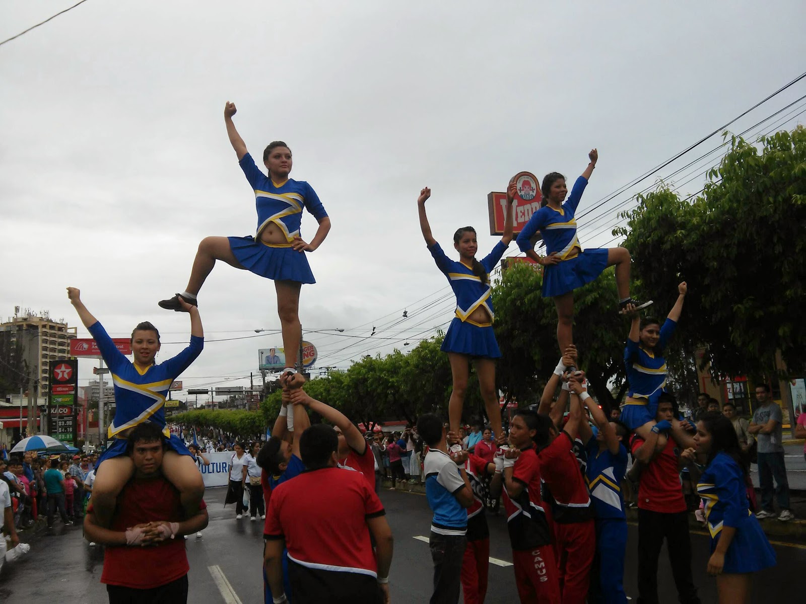 El Salvador Cheerleader