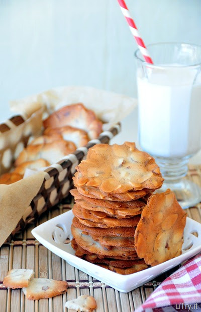 uTry.it: Almond Cookie Crisps