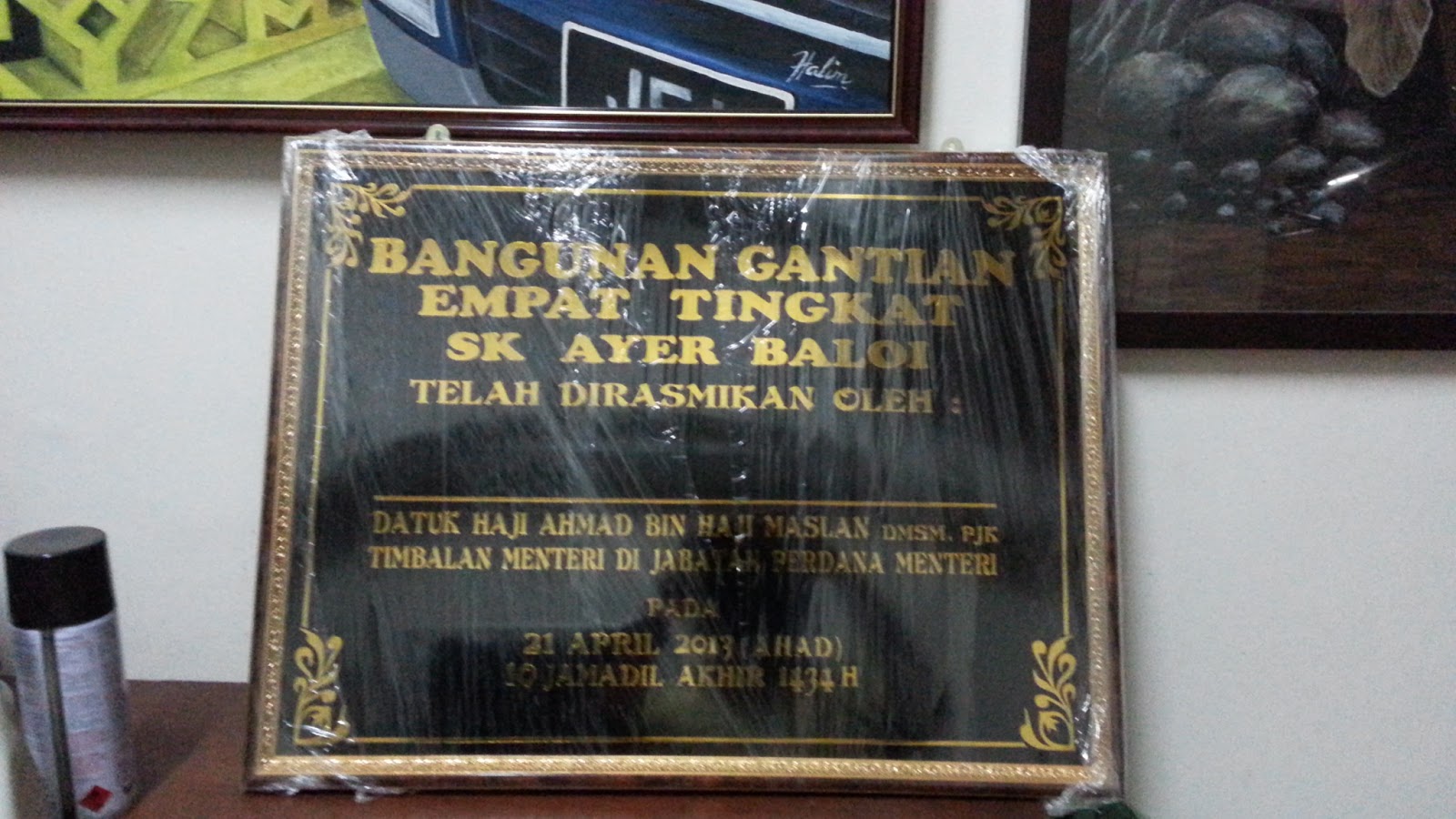 HR Sevices Enterprise: Papan tanda perasmian