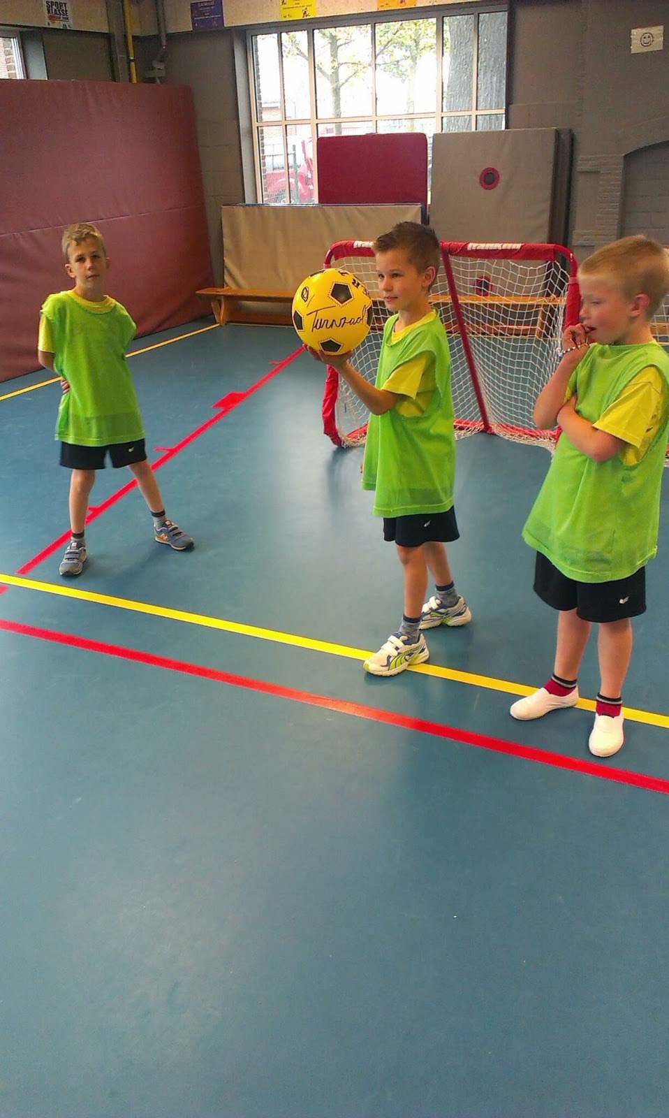 Ulama ; een eeuwenoud spel van de Maya's en azteken