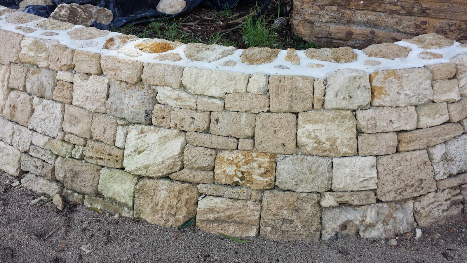 Brick and stone Art Perth WA: Sculptured limestone dry wall