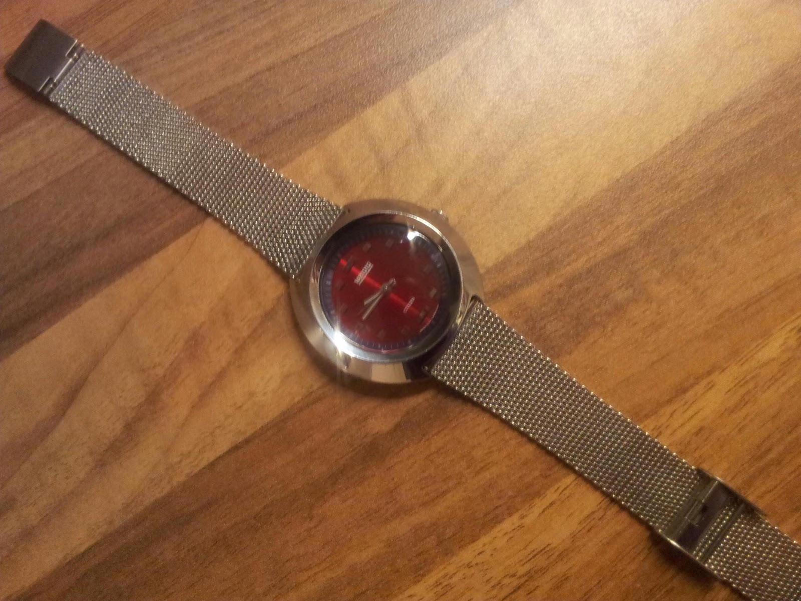 Which Watch Today...: Citizen Independent 1481010 Round Dial - Red 1030 ...