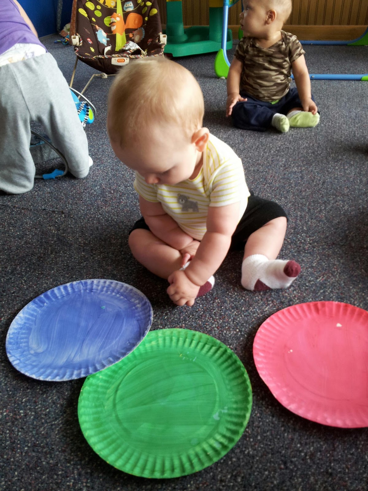 Explore with the Explorers: Younger infant circle time!