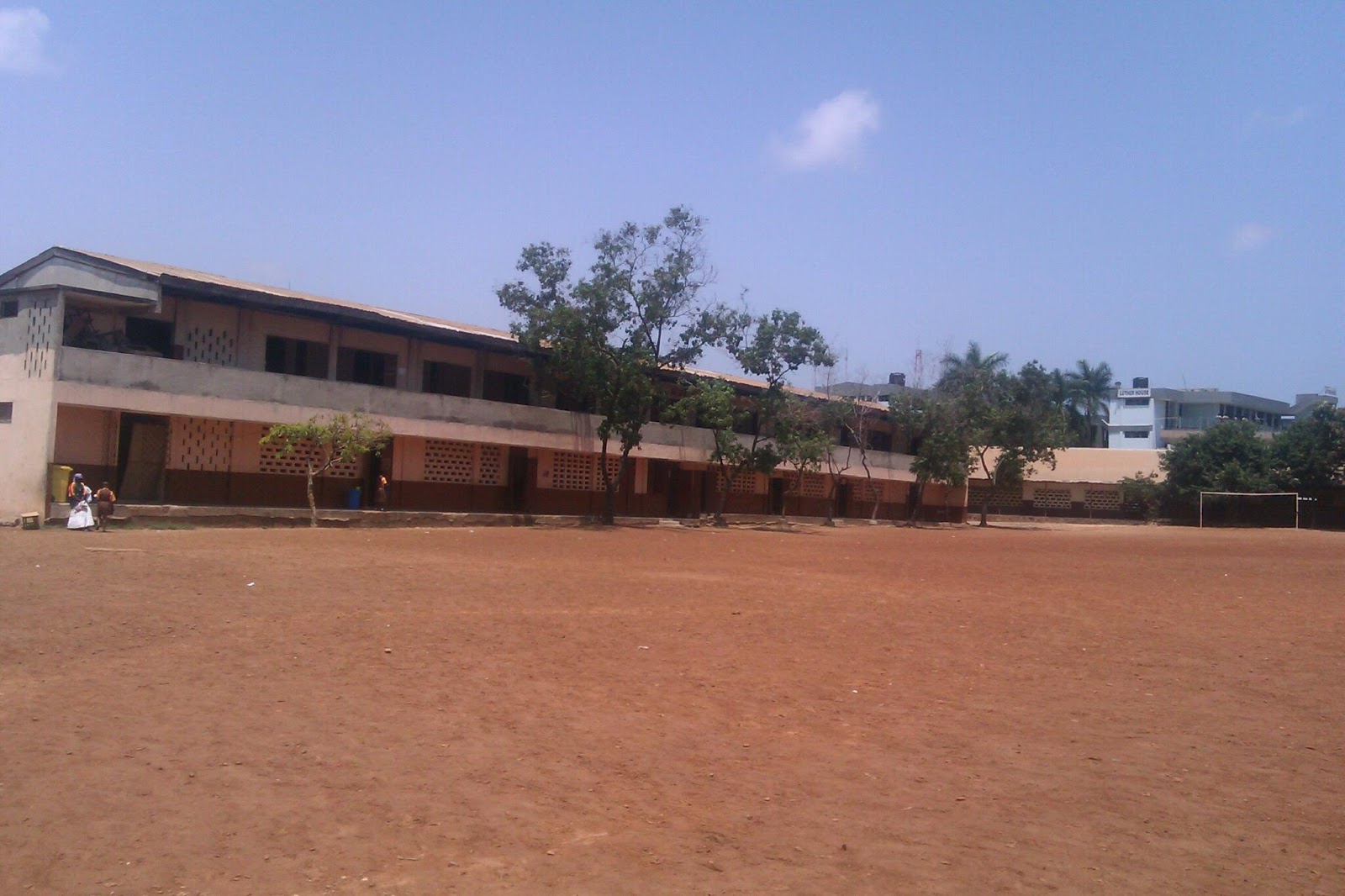 KANDA ESTATE 1 PRIMARY: "The Cluster With Clutter"...