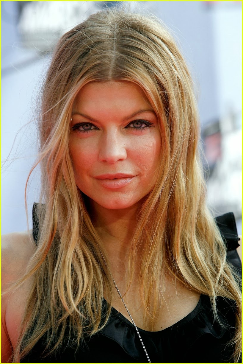 Blog Revista Teen: Fergie anuncia lançamento de disco solo em 2014.