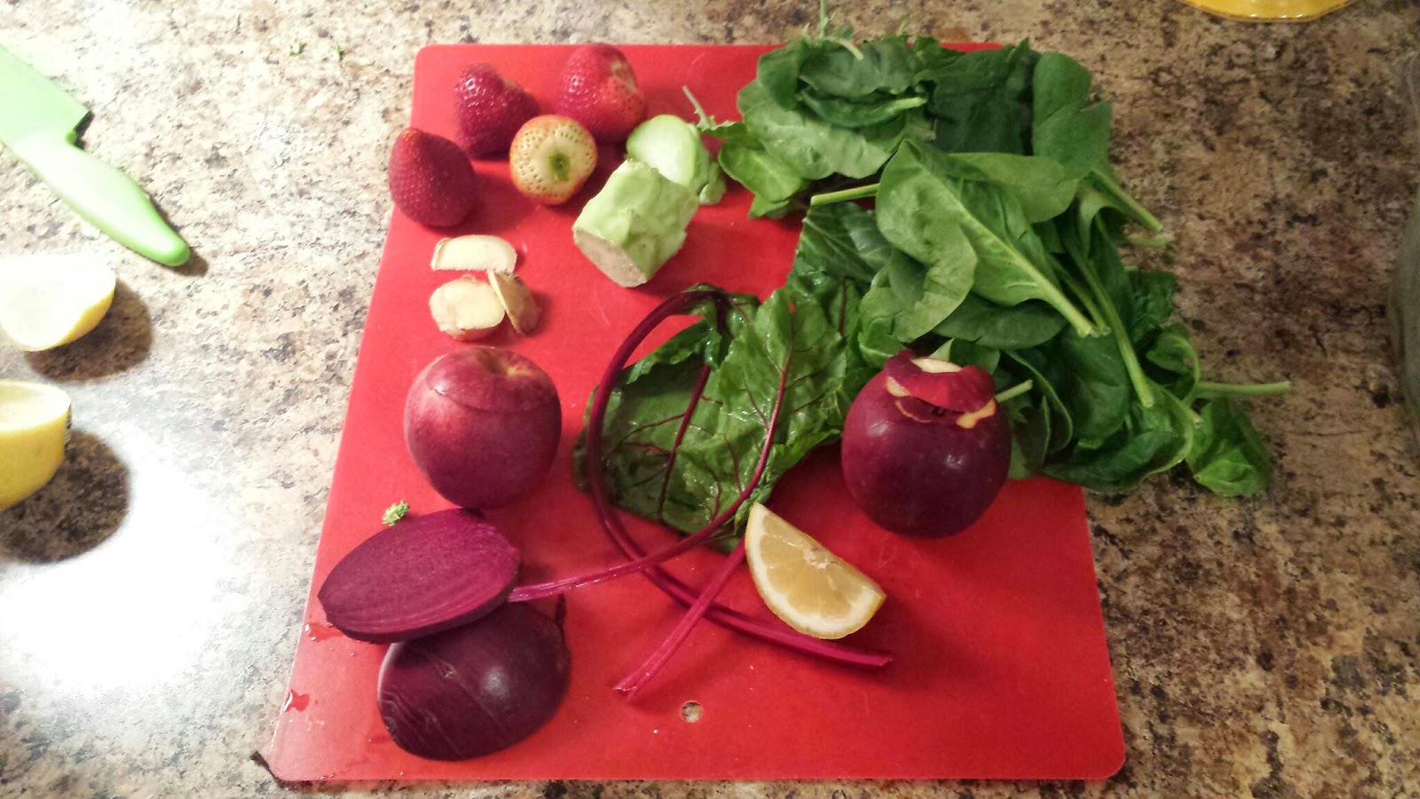 Caffeine for a Rockstar Mom: Yummy Red Juice- just try it!