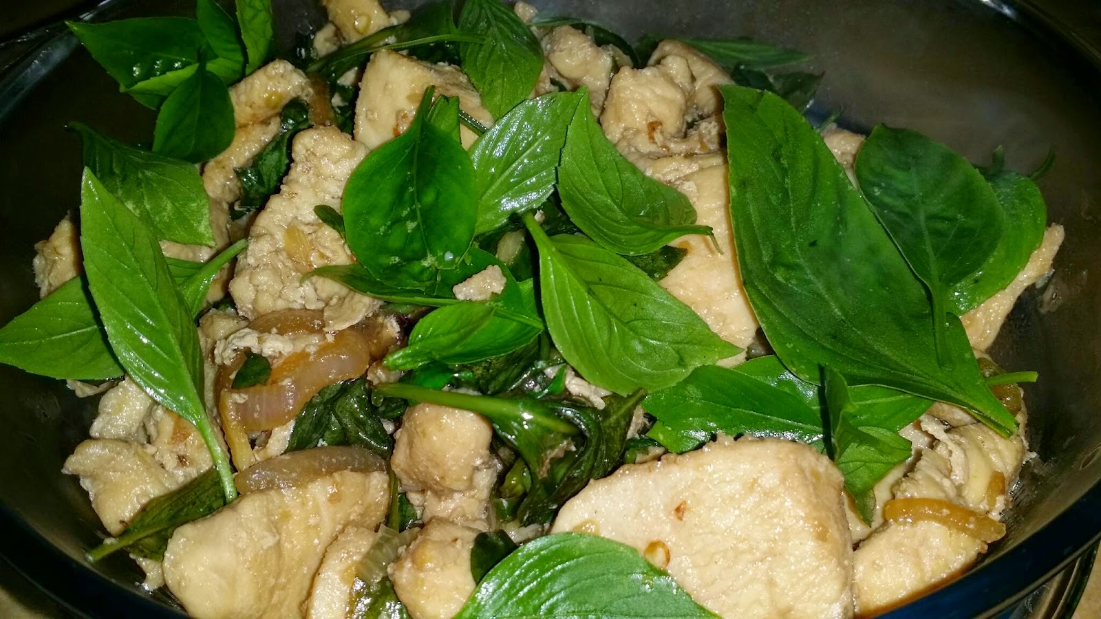 ZULFAZA LOVES COOKING: Classic Thai Basil Chicken Stir-Fry (Gai Pad Grapow)