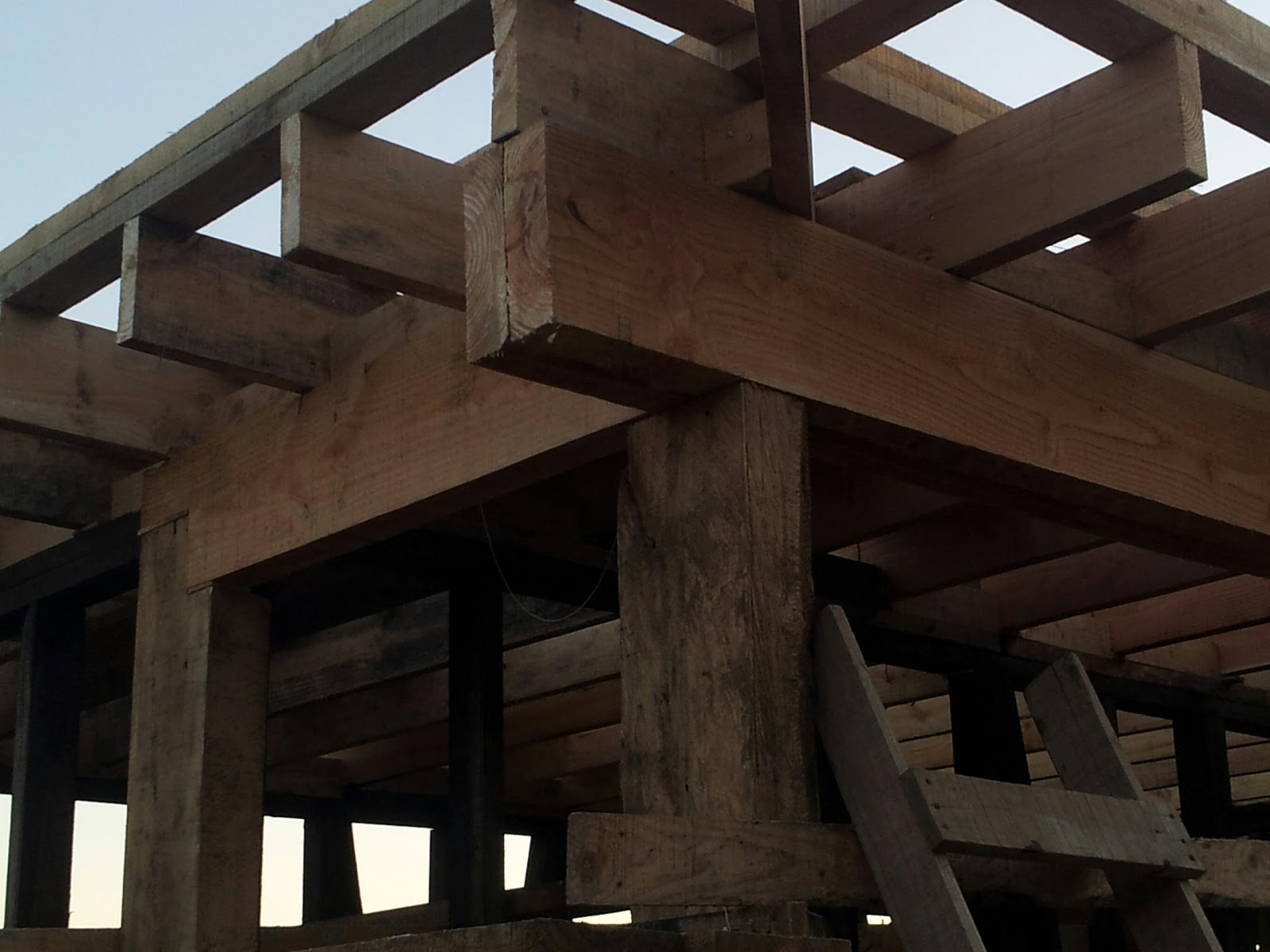 Nuestra Casa: Las vigas y postes