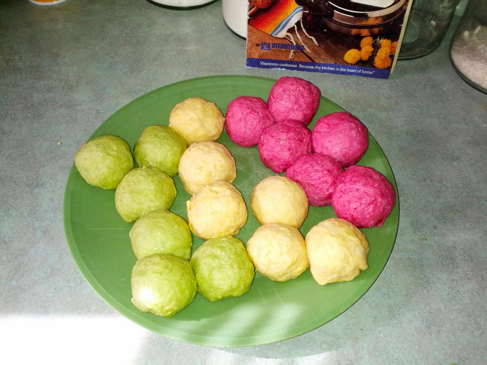 The Daisy Cake: Cinco de Mayo tortillas with organic coloring