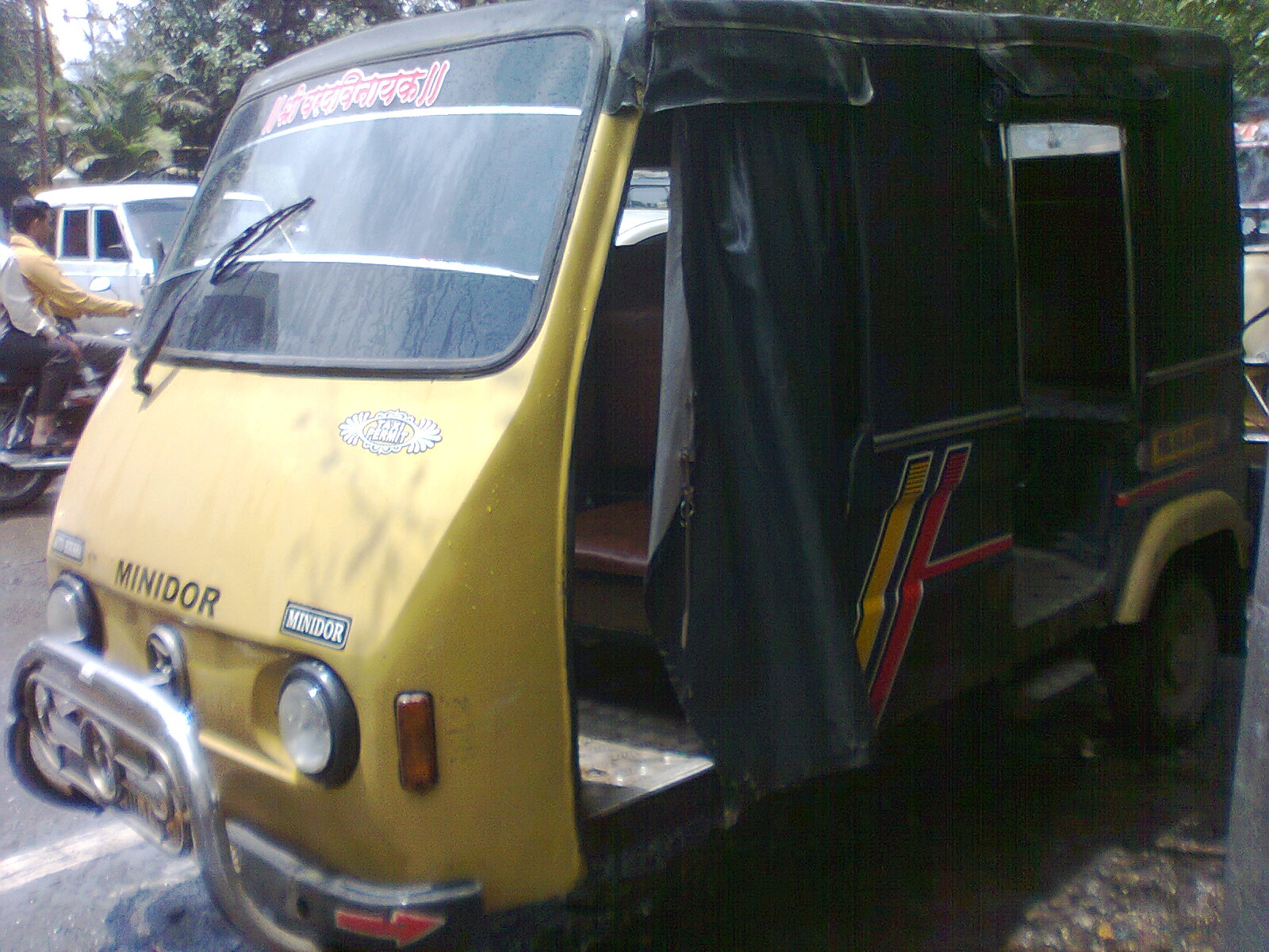 tum tum rickshaw - Picture Library