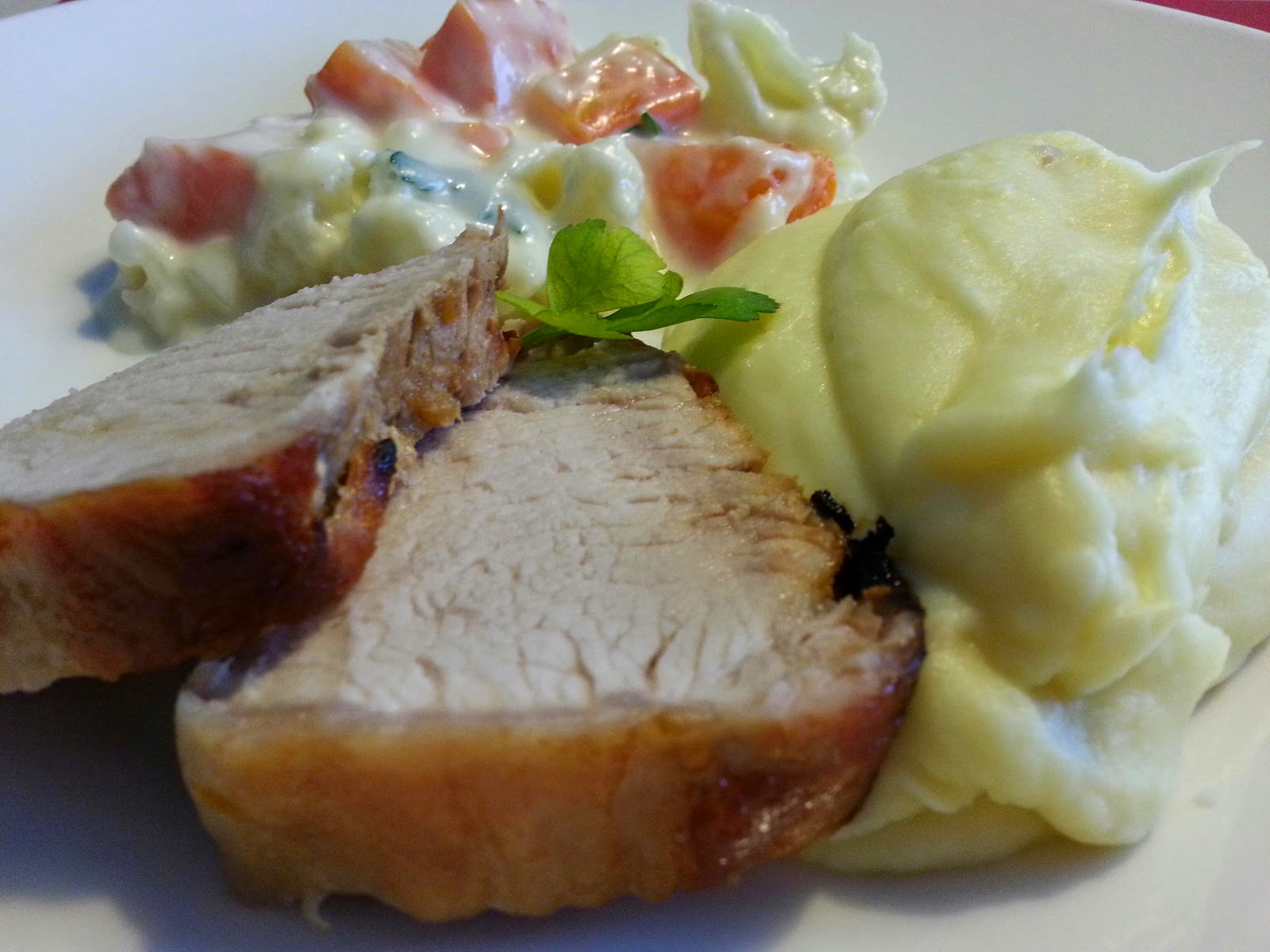 Aprikoosiglaseerattu porsaan ulkofile ja kasvisgratiini