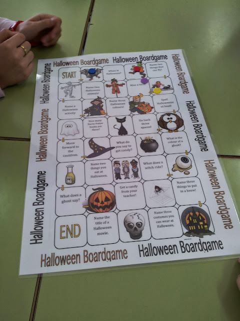 OUR ENGLISH CLASS: Halloween boardgame