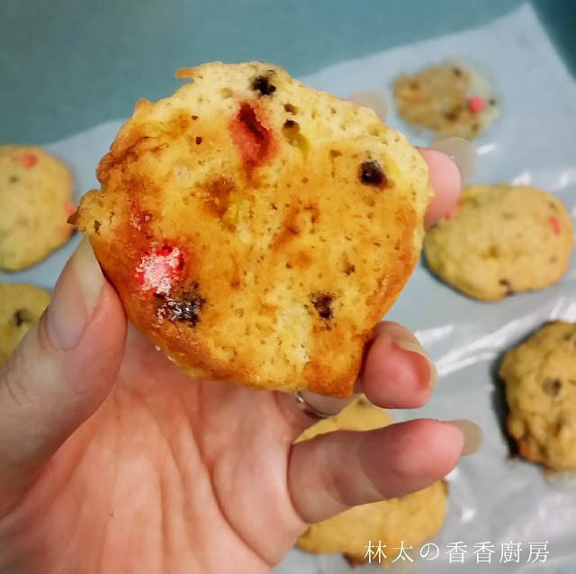 Mrs Lim の Kitchen Paradise: Banana Chocolate Chip Softie (cake-like cookie)