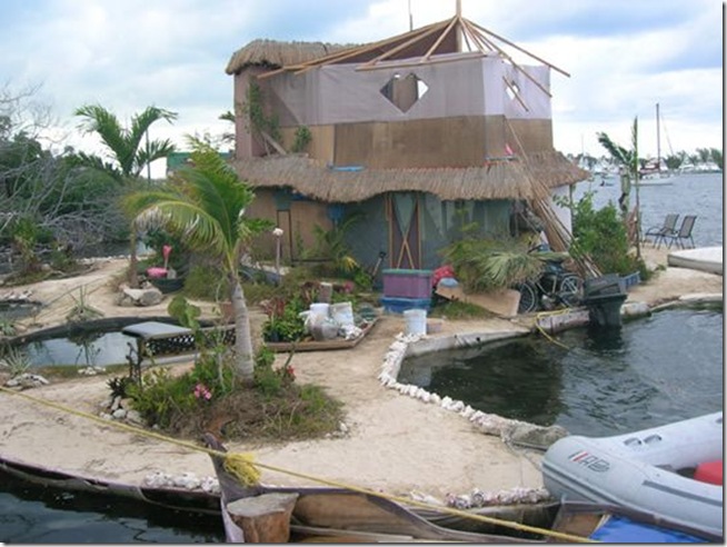 Alizul: SPIRAL ISLAND: A FLOATING ISLAND BUILT WITH PLASTIC BOTTLES