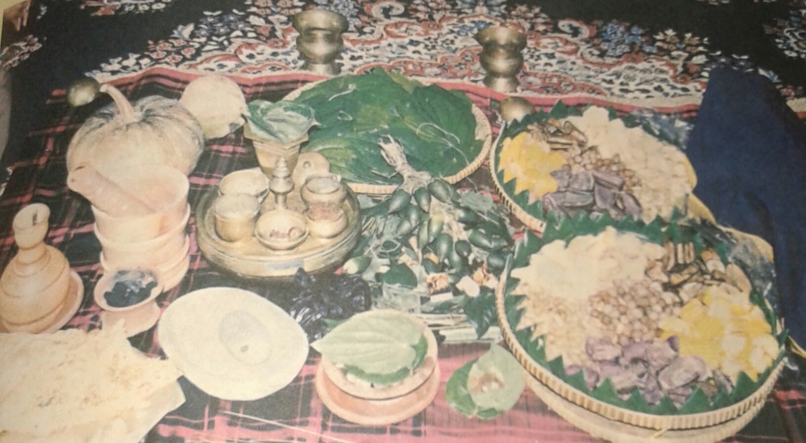 Tizara: Ngeuyeuk Seureuh ( Upacara Adat Sunda Untuk Hidup Bahagia )