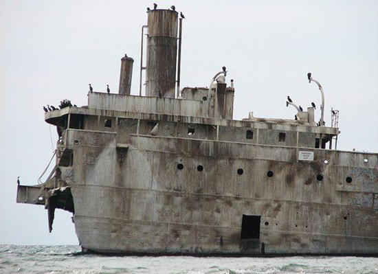 Alizul: 10 CAPTIVATING SHIP GRAVEYARDS AROUND THE WORLD
