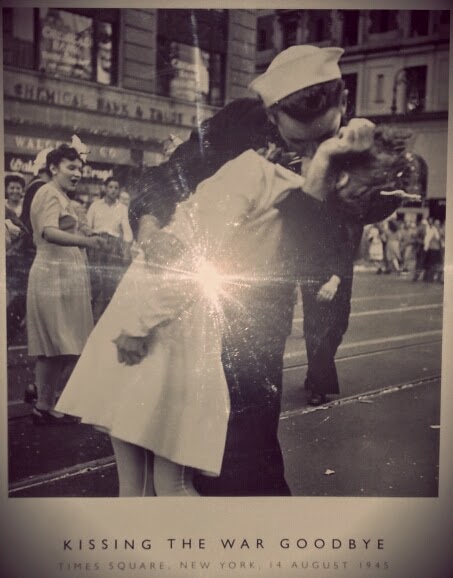 AYER. HOY. SIEMPRE... ANAYA: Kissing the war goodbye