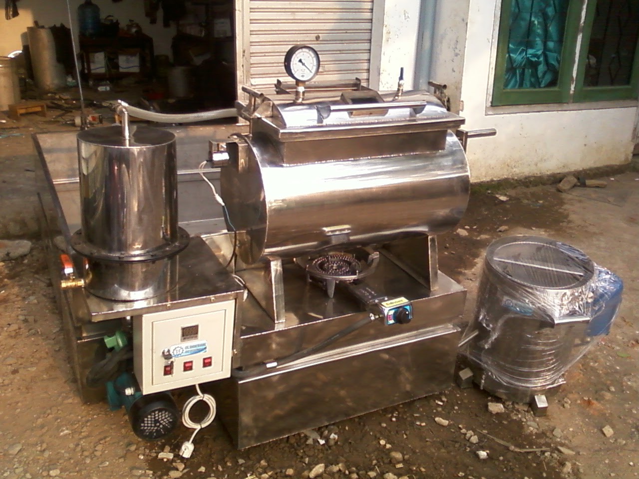 Vacuum frying / mesin penggorengan keripik buah - Ladang Mesin