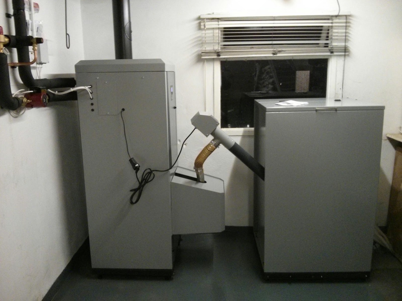 Green Energy Technology: Wood pellet boiler installation