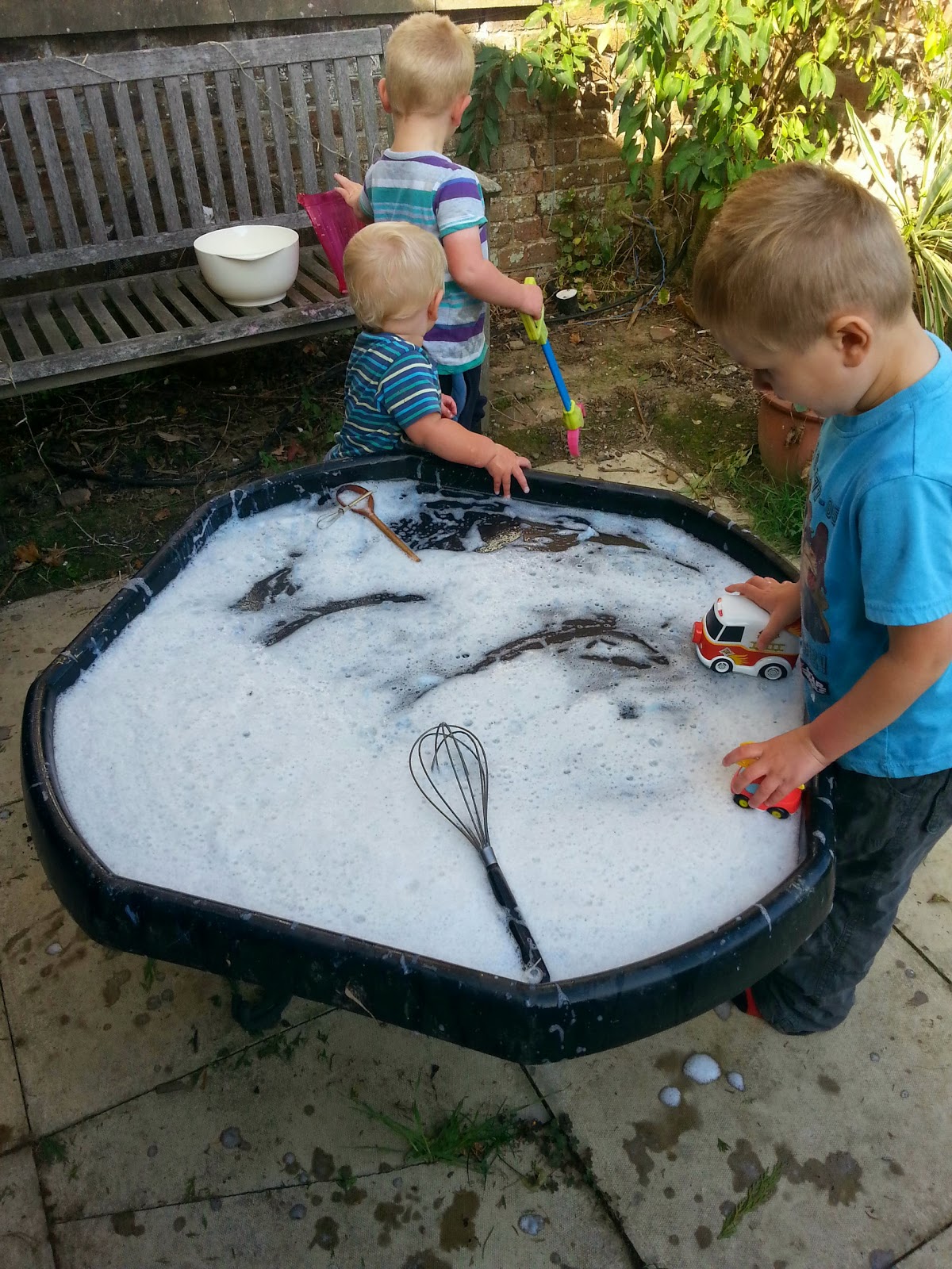 Mud and Wellies: Messy stuff.....