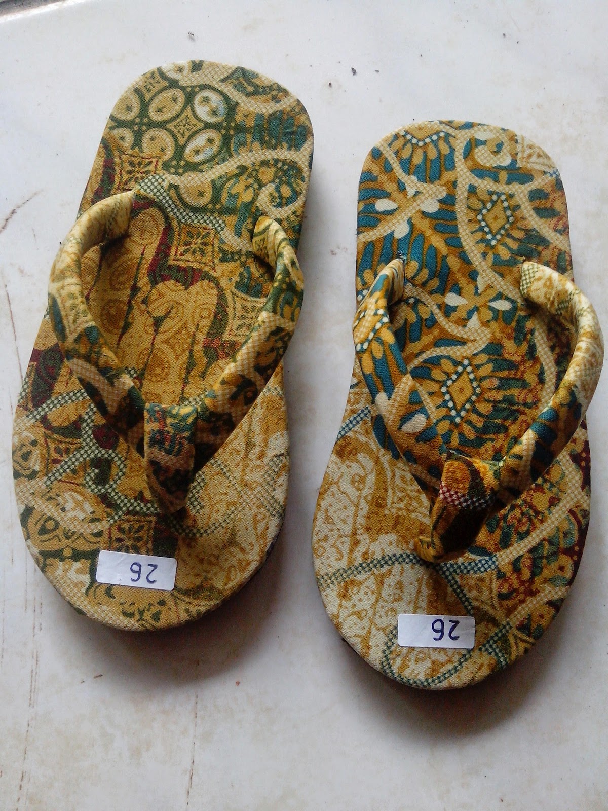 Sandal Batik "Ratu-Ruku": Sandal batik anak...