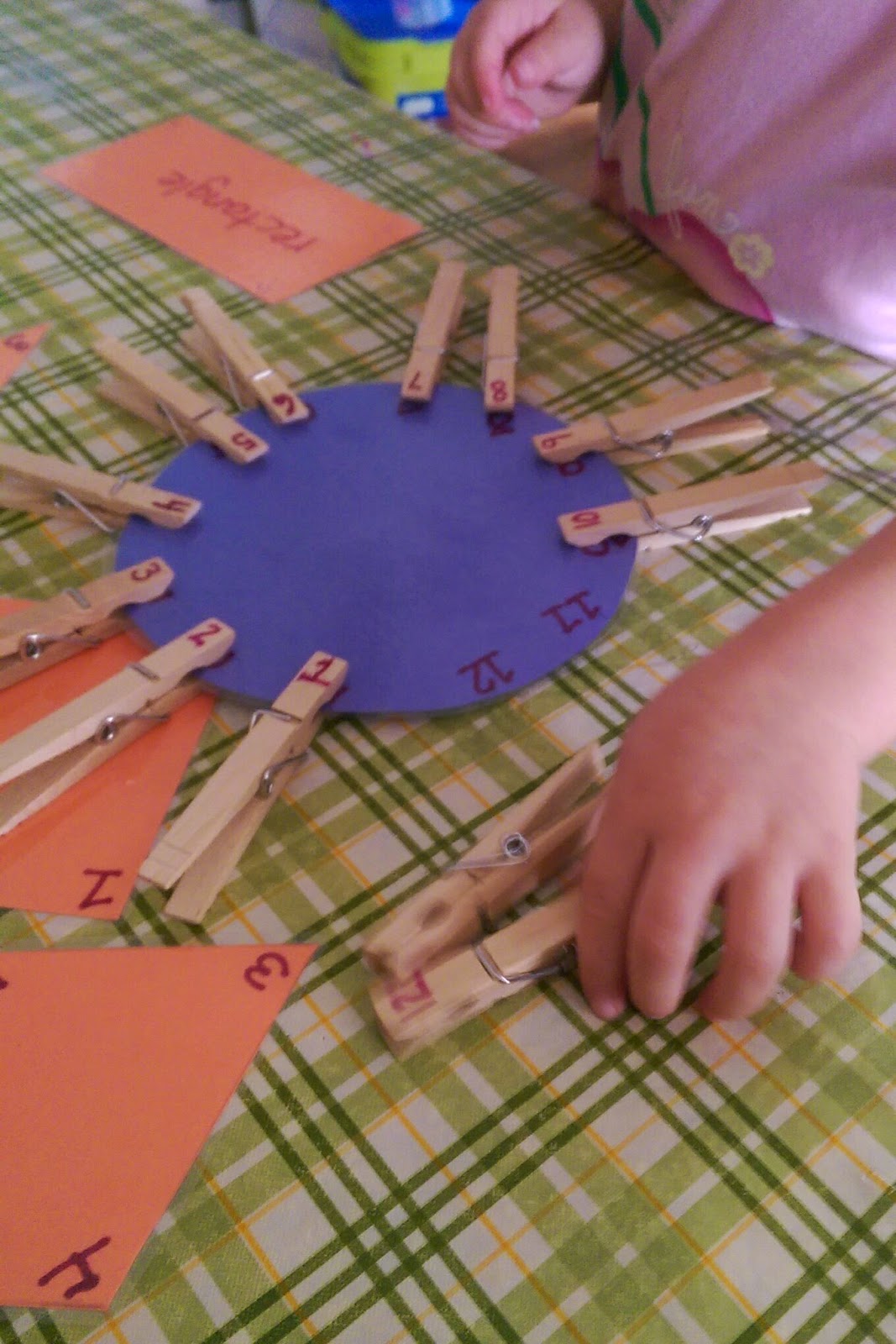 Busy Bag: Clothespin Counting
