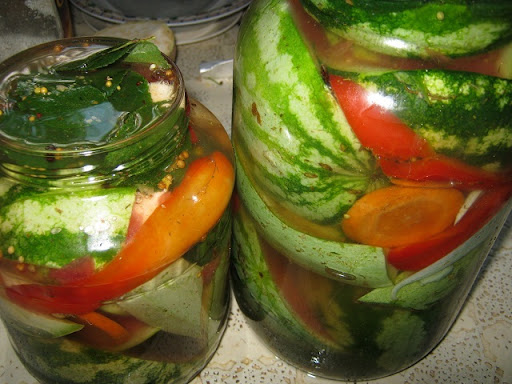 Culinare: Pepene verde murat (lubenita, harbuz)
