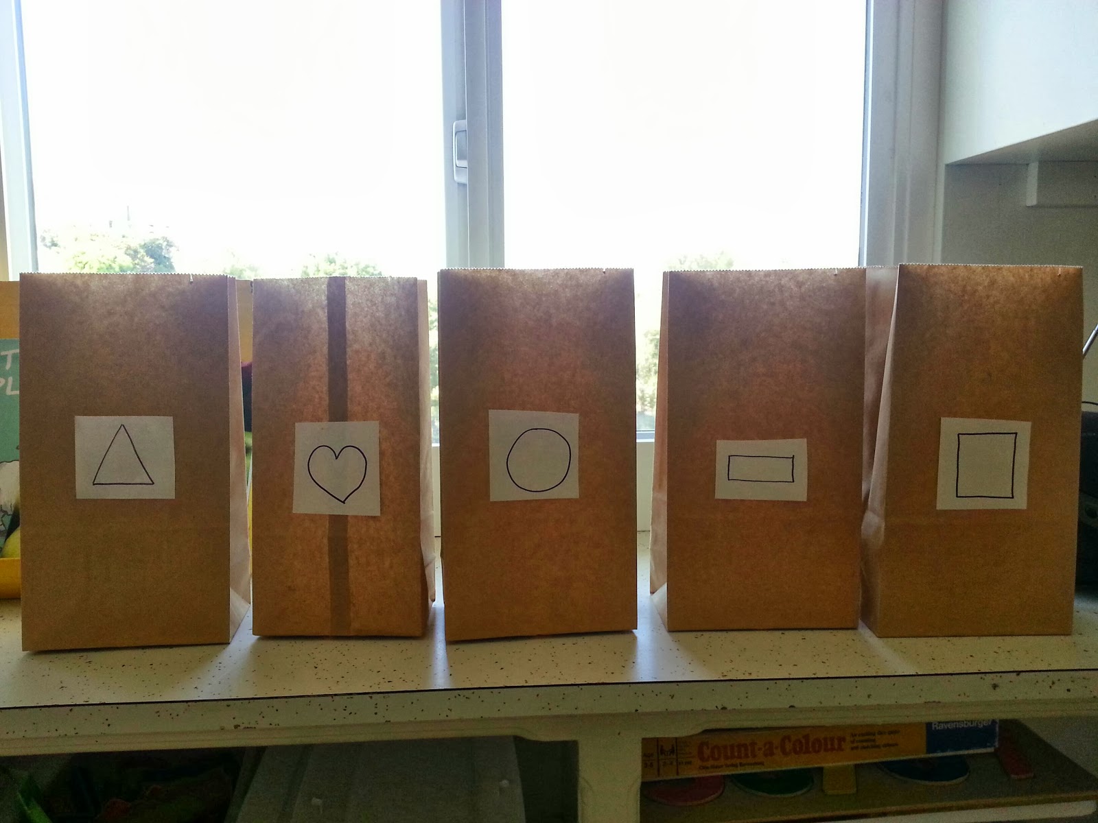 The Preschool Procrastinator: Apple Shape and Color Match