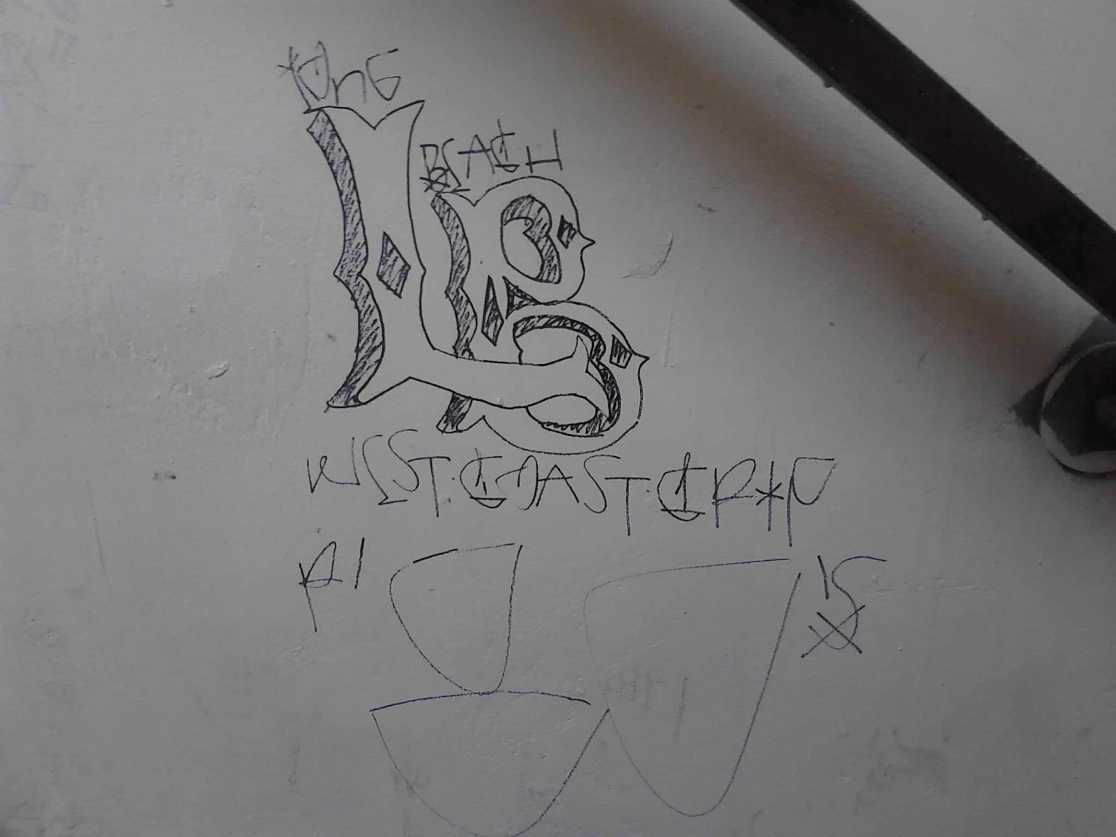 crip gangs graffiti: Rollin 80 west coast crip