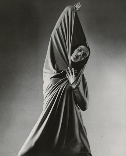 Martha Graham in Lamentation (1930) — Google Arts & Culture