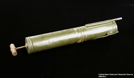 US Army plunger-type insecticide duster for delousing concentration ...