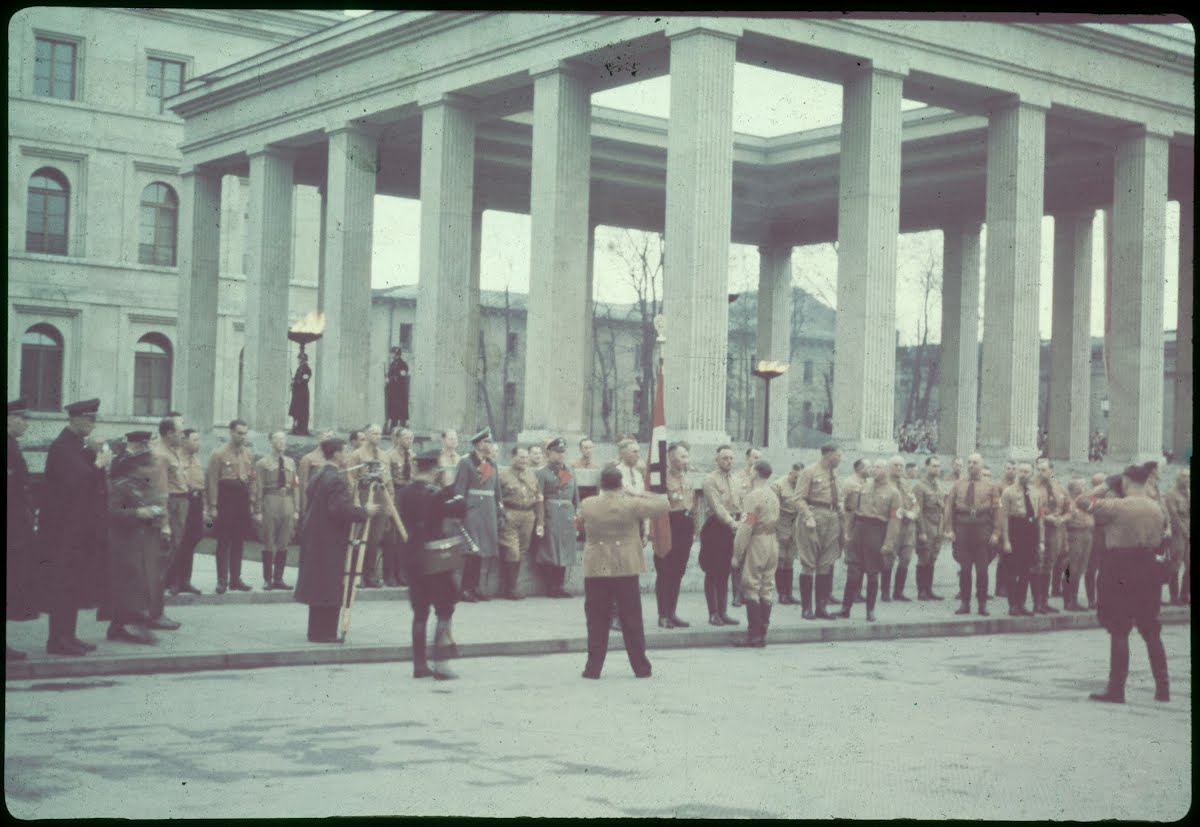 Hitler/Jaeger File - Hugo Jaeger — Google Arts & Culture