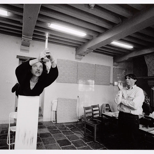 Performance tijdens de Forum manifestatie, Oscar van Alphen, 1987 ...