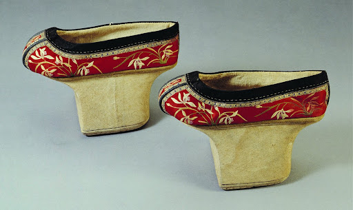 Shoes of China's Diverse Ethnic Cultures — Google Arts & Culture