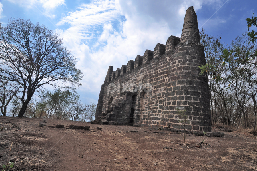 Shivneri Fort
