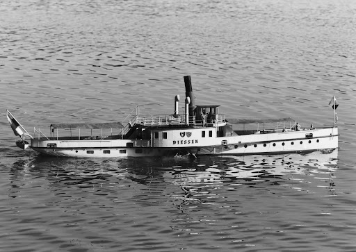 Placement of model steam engine in a paddle ship