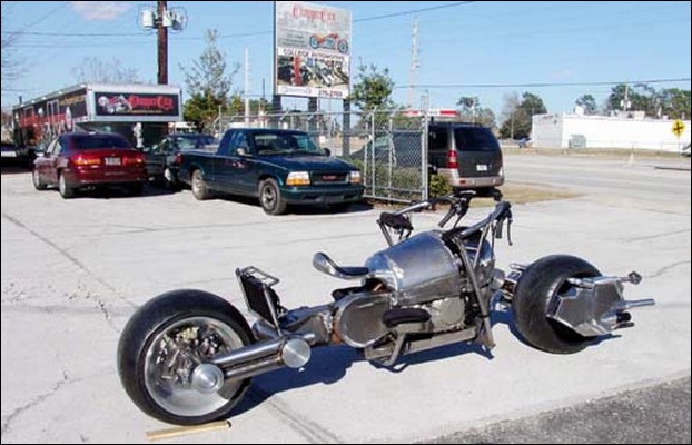 Batman's Motorcycle – The Batpod ~ MegaMachine