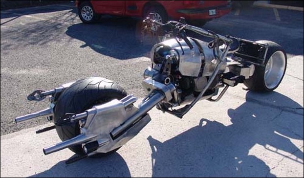 Batman's Motorcycle – The Batpod ~ MegaMachine