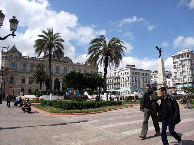 ORAN - Street life, Urban life, Nightlife, Beach life, Everything life ...