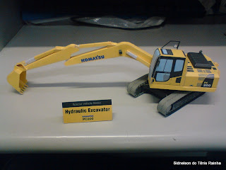 Sidnelson Papercraft: Hydraulic Excavator - 20.11.2009