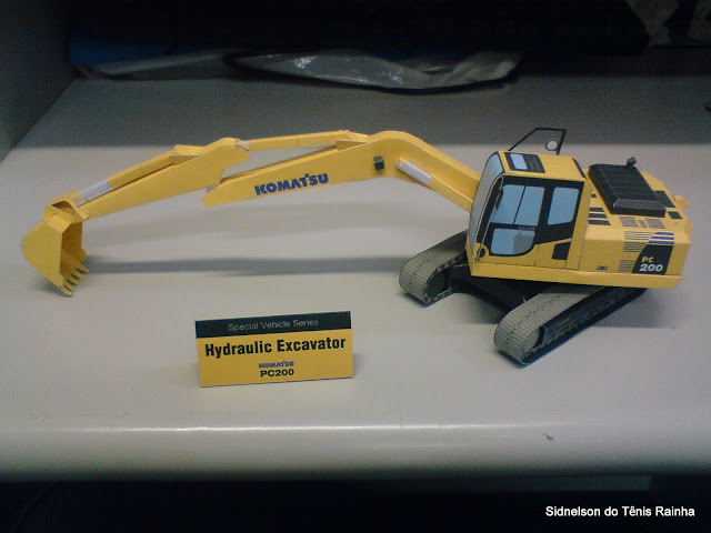Sidnelson Papercraft: Hydraulic Excavator - 20.11.2009