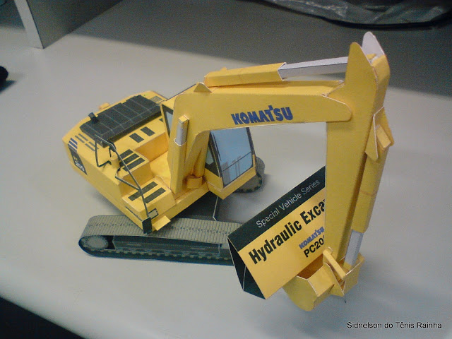 Sidnelson Papercraft: Hydraulic Excavator - 20.11.2009