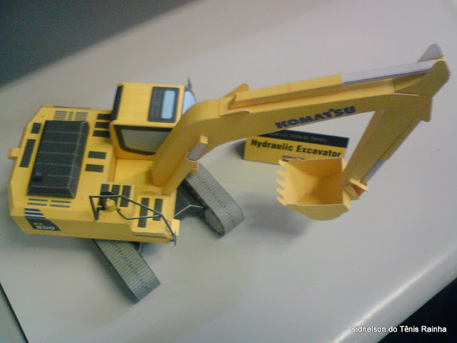 Sidnelson Papercraft: Hydraulic Excavator - 20.11.2009
