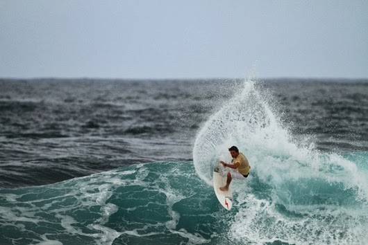 Lightning Bolt Portugal: Os melhores momentos de surf no Hawaii