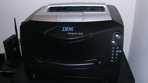 黑色機甲新成員: IBM Infoprint 1412 Laser Printer | ¿Cómo se llama?